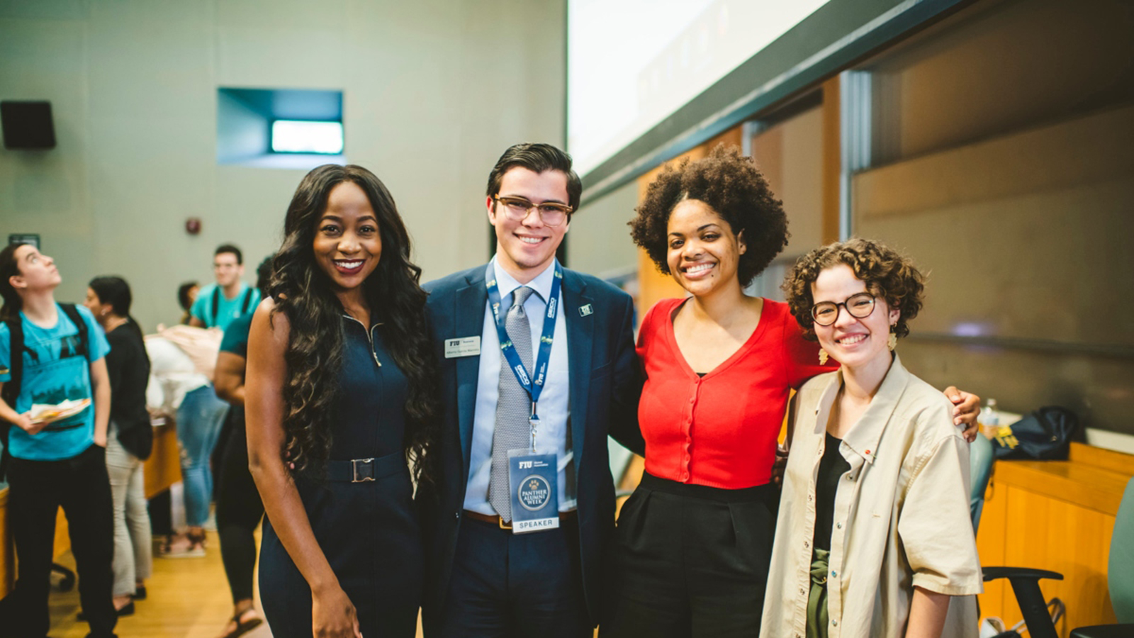 Alumni Network Benefits | FIU Global Learning